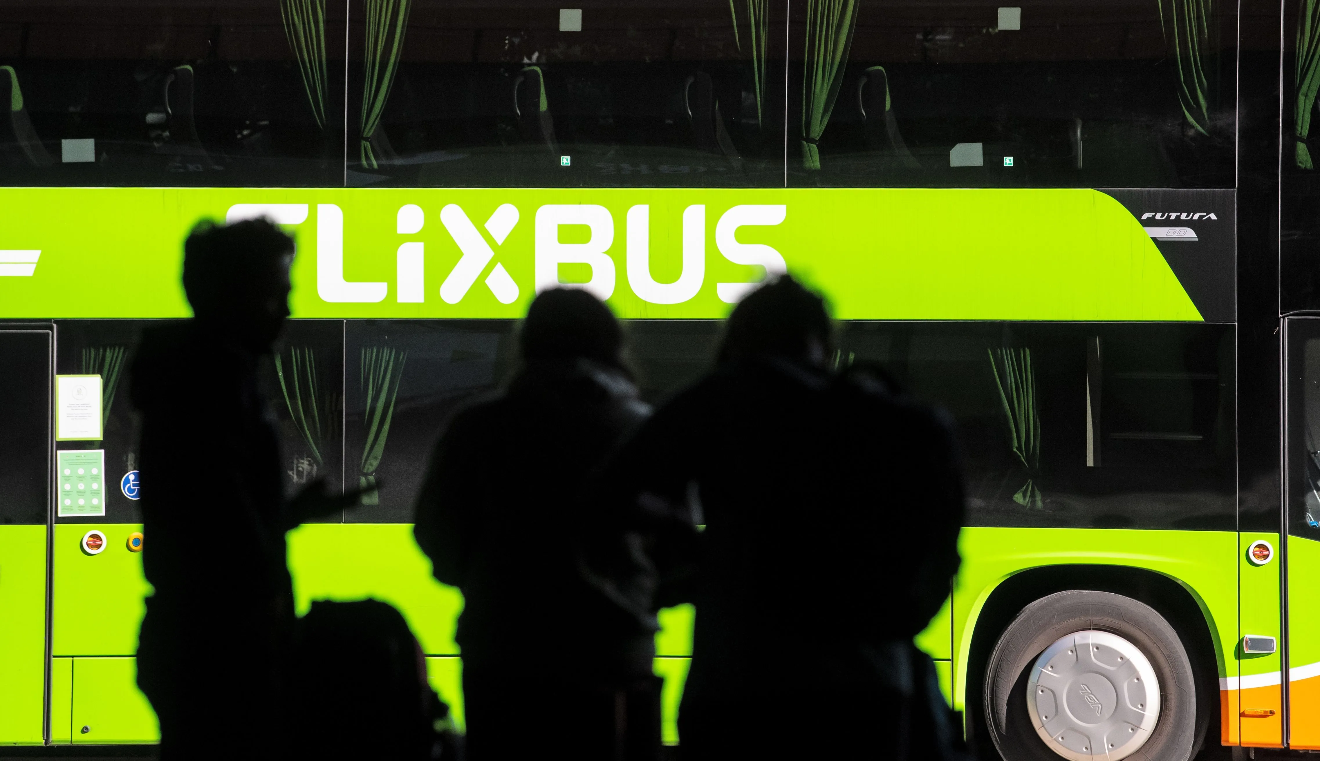 Flixbus-Unfall auf A19 - 20 verletzte Passagiere